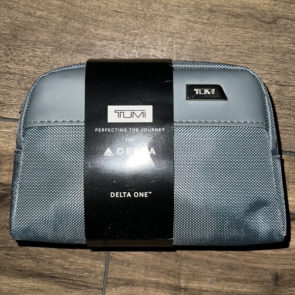 Tumi | Bags | Delta One Grey X Tumi Airline Amenity Kit Bundle Lot Pouch Toiletry Bag Kiehls ...